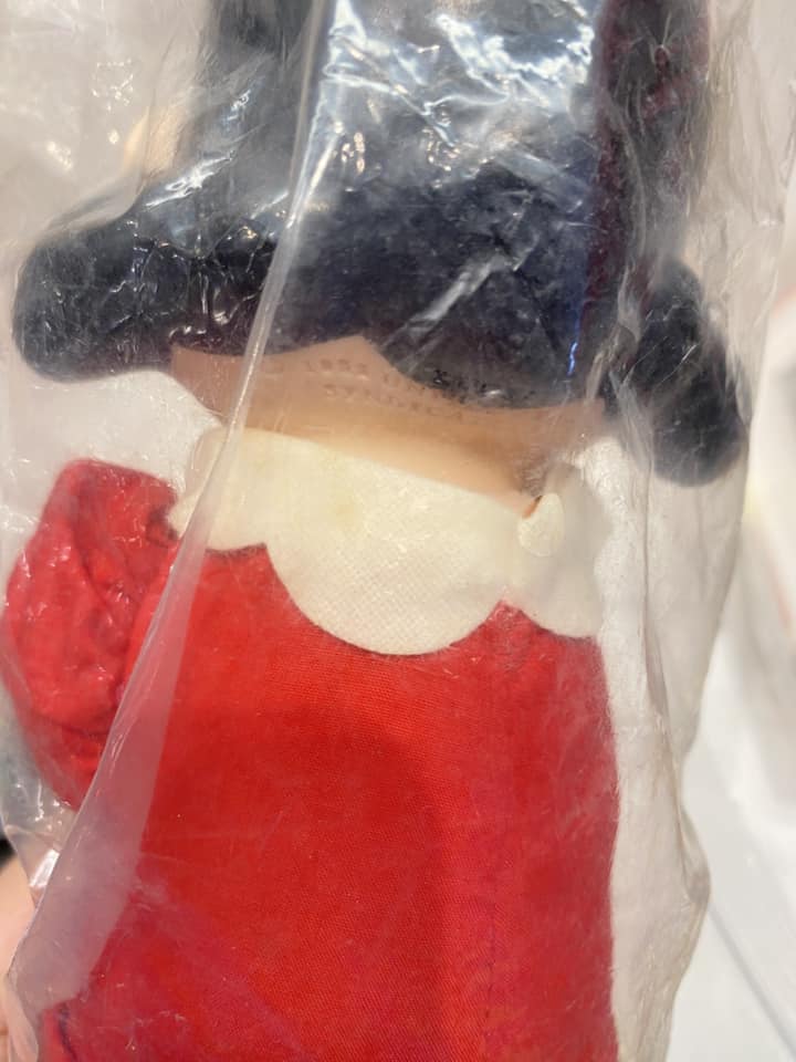 U1105 – Vintage and Vinyl Club